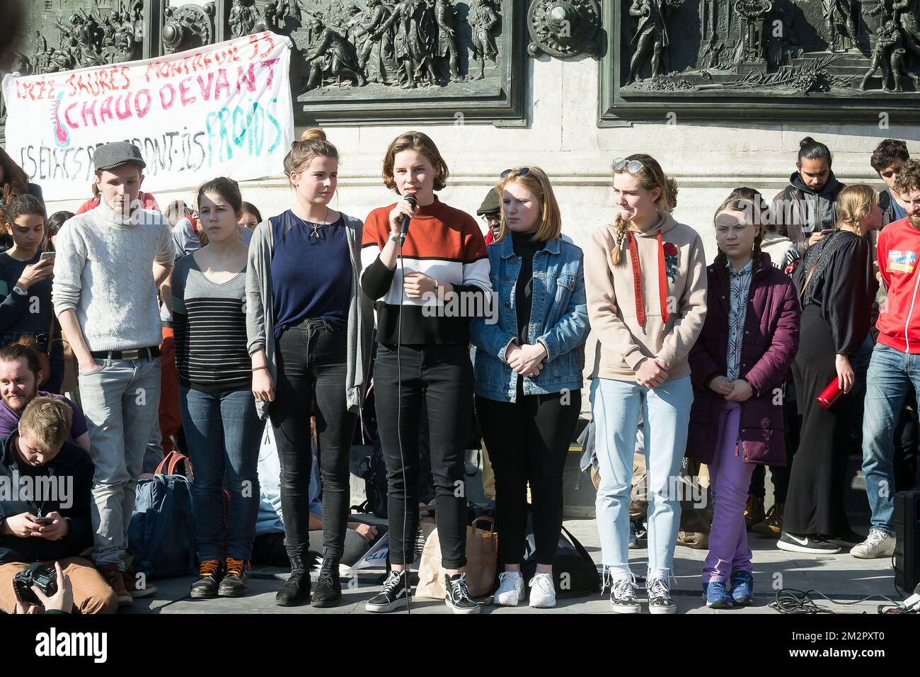 Jeunesse française, jeunesse allemande, activiste climatique Anuna de ...