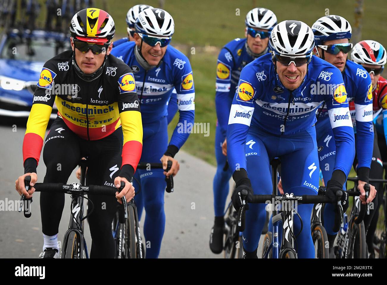 Belge Yves Lampaert de Deceuninck - Quick-Step, Belge Philippe Gilbert ...