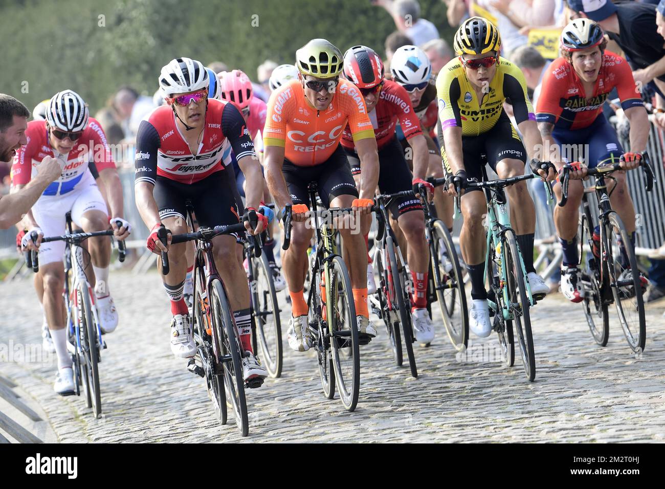 Le néerlandais Mathieu Van der Poel de Corendon-Circus, le belge Jasper ...