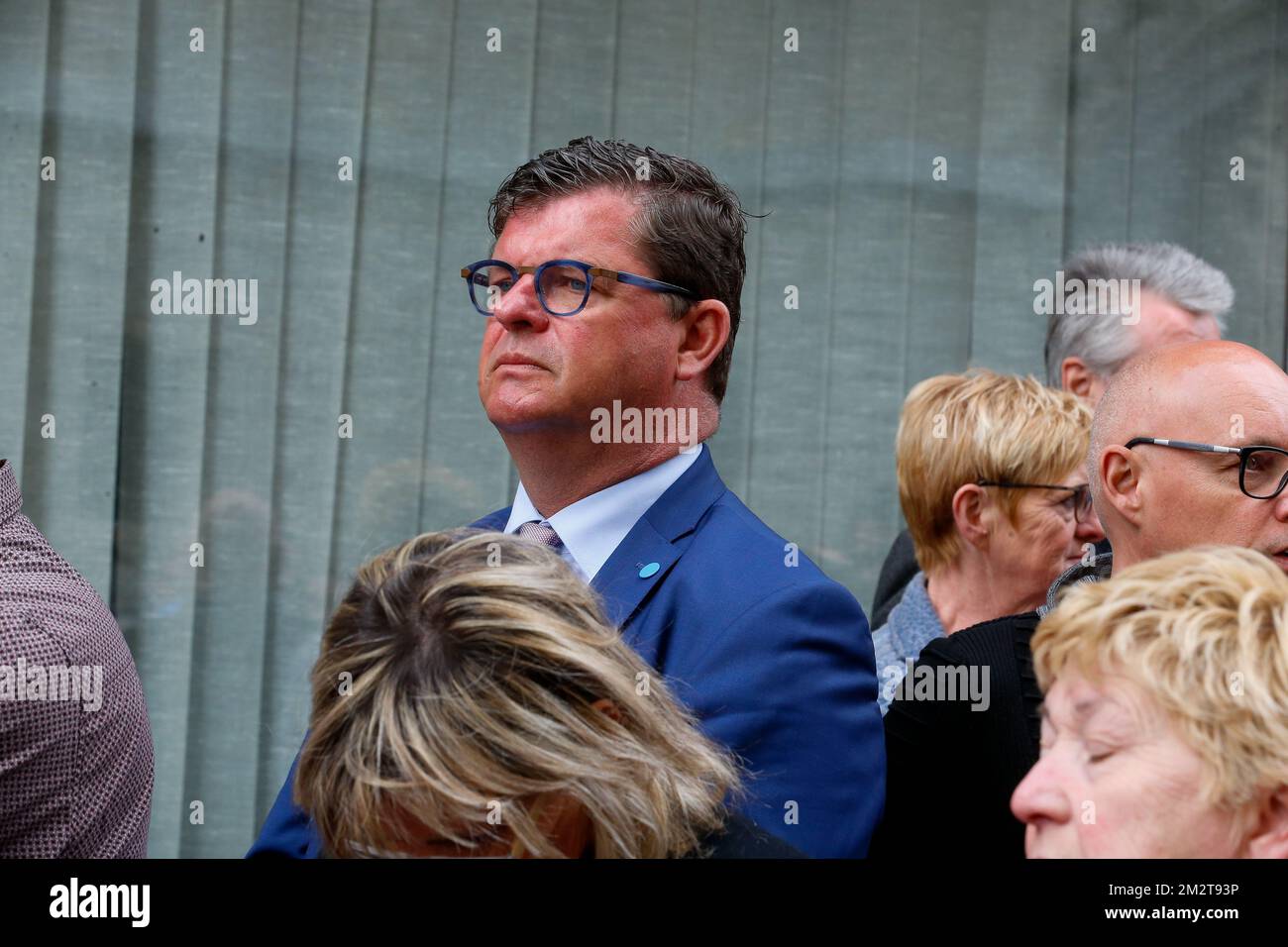 Le maire d'Ostende Bart Tommelein la cérémonie funéraire du chanteur ...