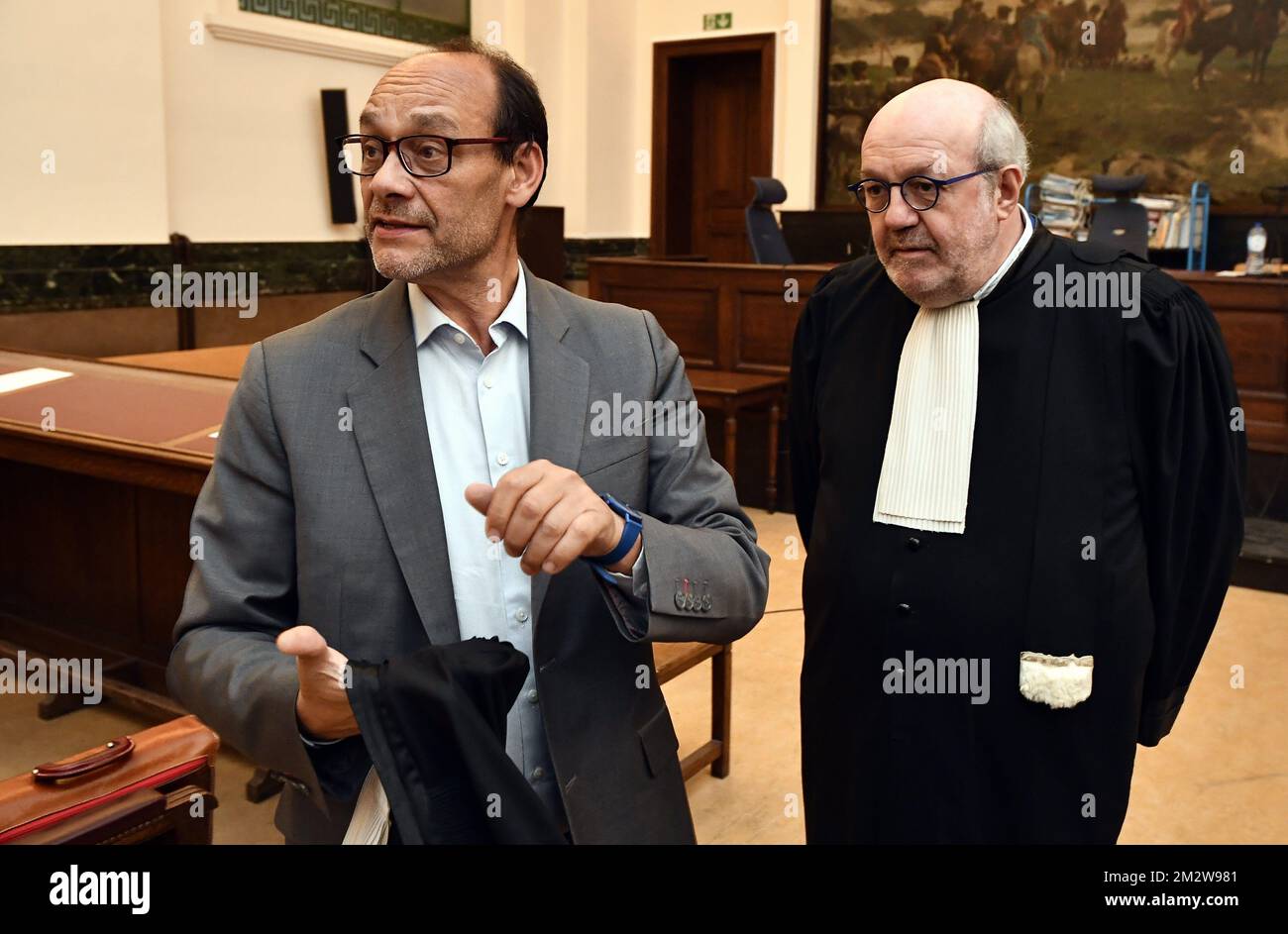 L'avocat Marc Uyttendaele et l'avocat Marc Preumont photographiés au ...