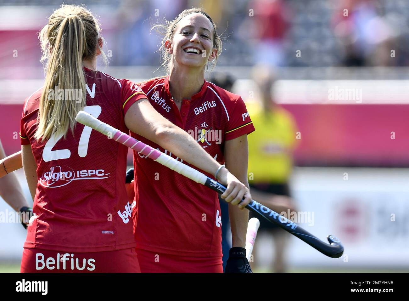Barbara Nelen en Belgique et Jill Boon en Belgique célèbrent après ...