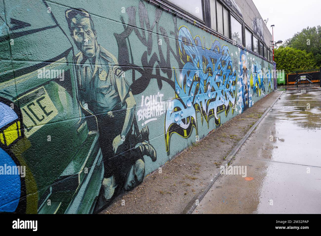 L'illustration montre un graffiti de l'artiste Djamel Oulkadi en ...