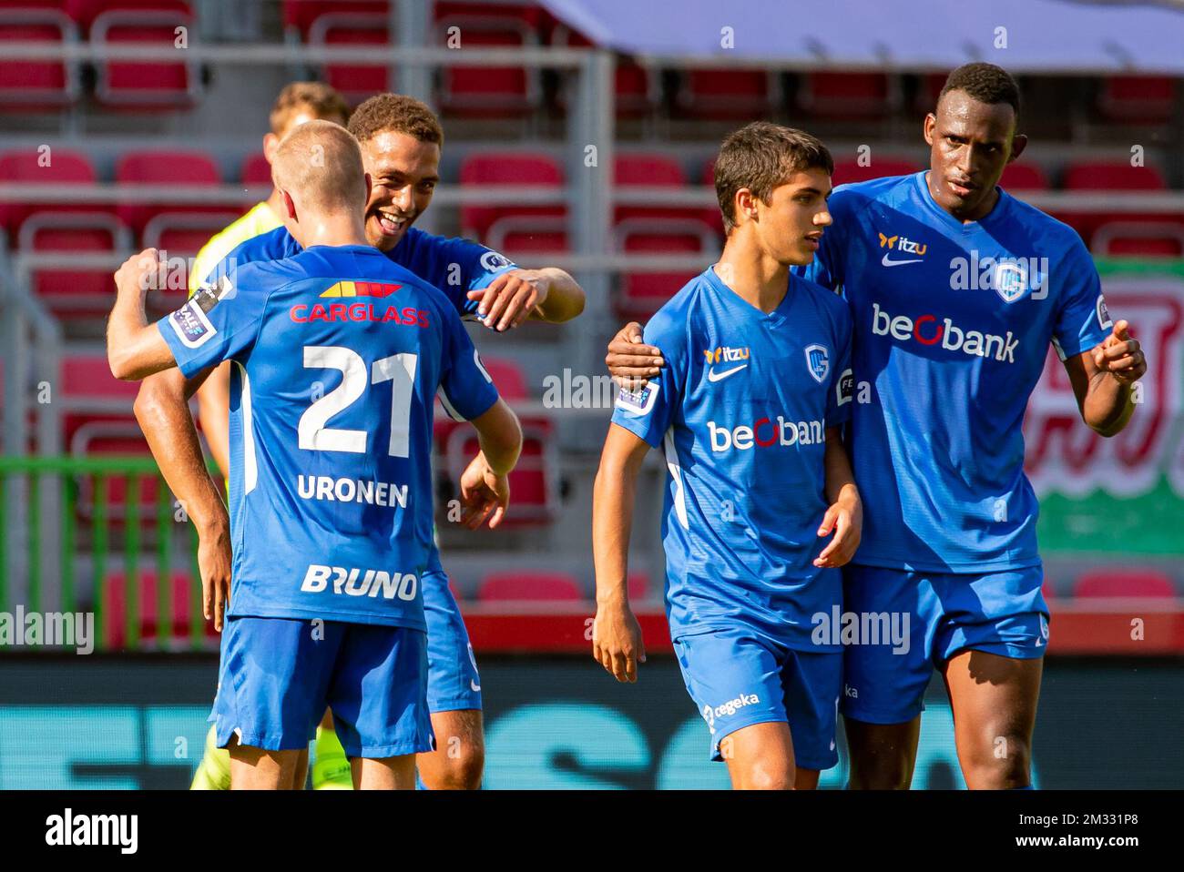 Cyriel Dessers de Genk célèbre après avoir marqué le match de la ...