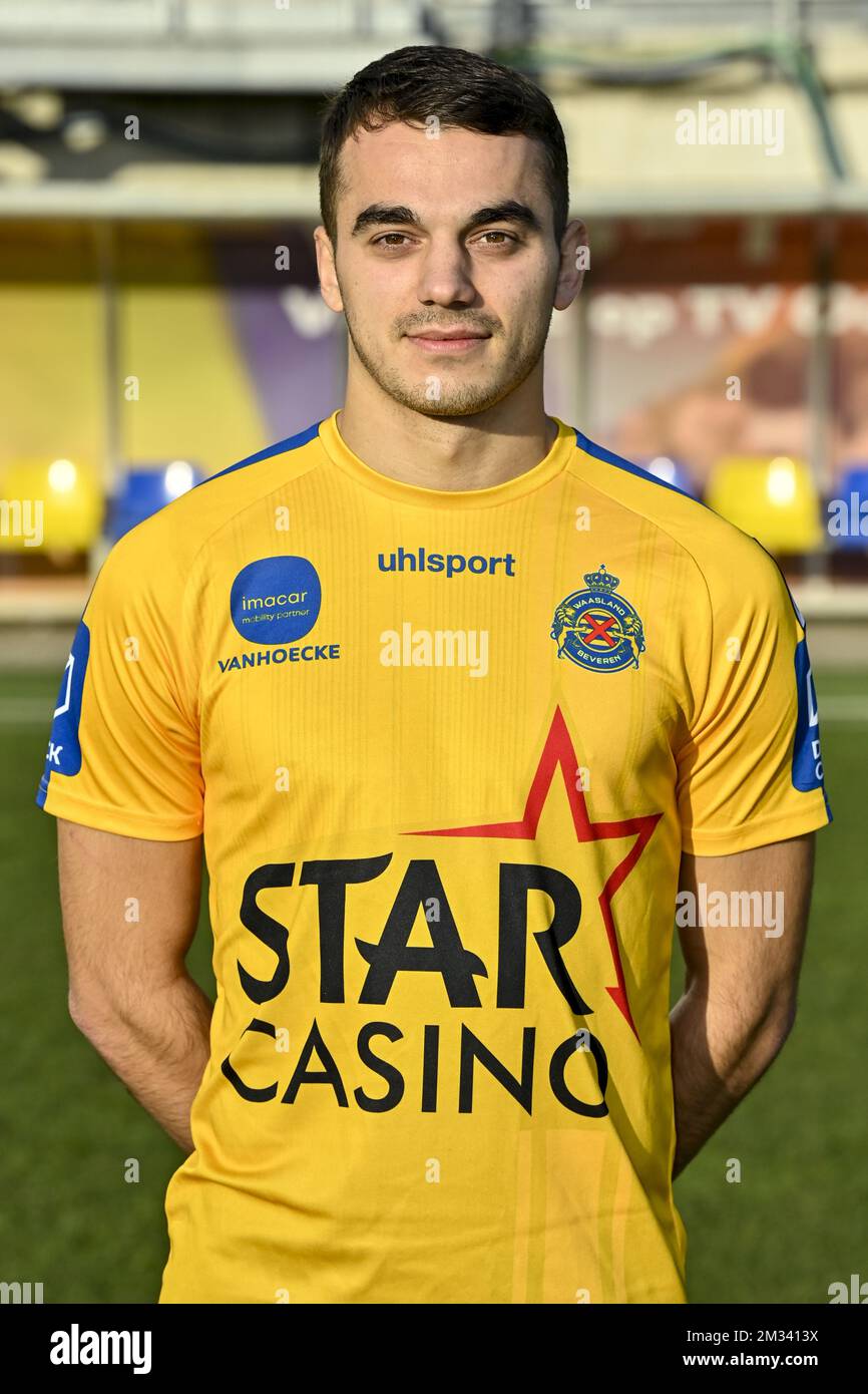 Football sinani Banque de photographies et d’images à haute résolution ...