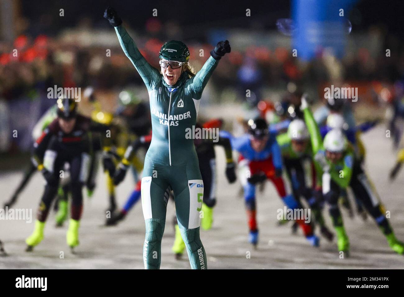 BURGUM - Maaike Verweij se réjouit après avoir remporté la course du ...