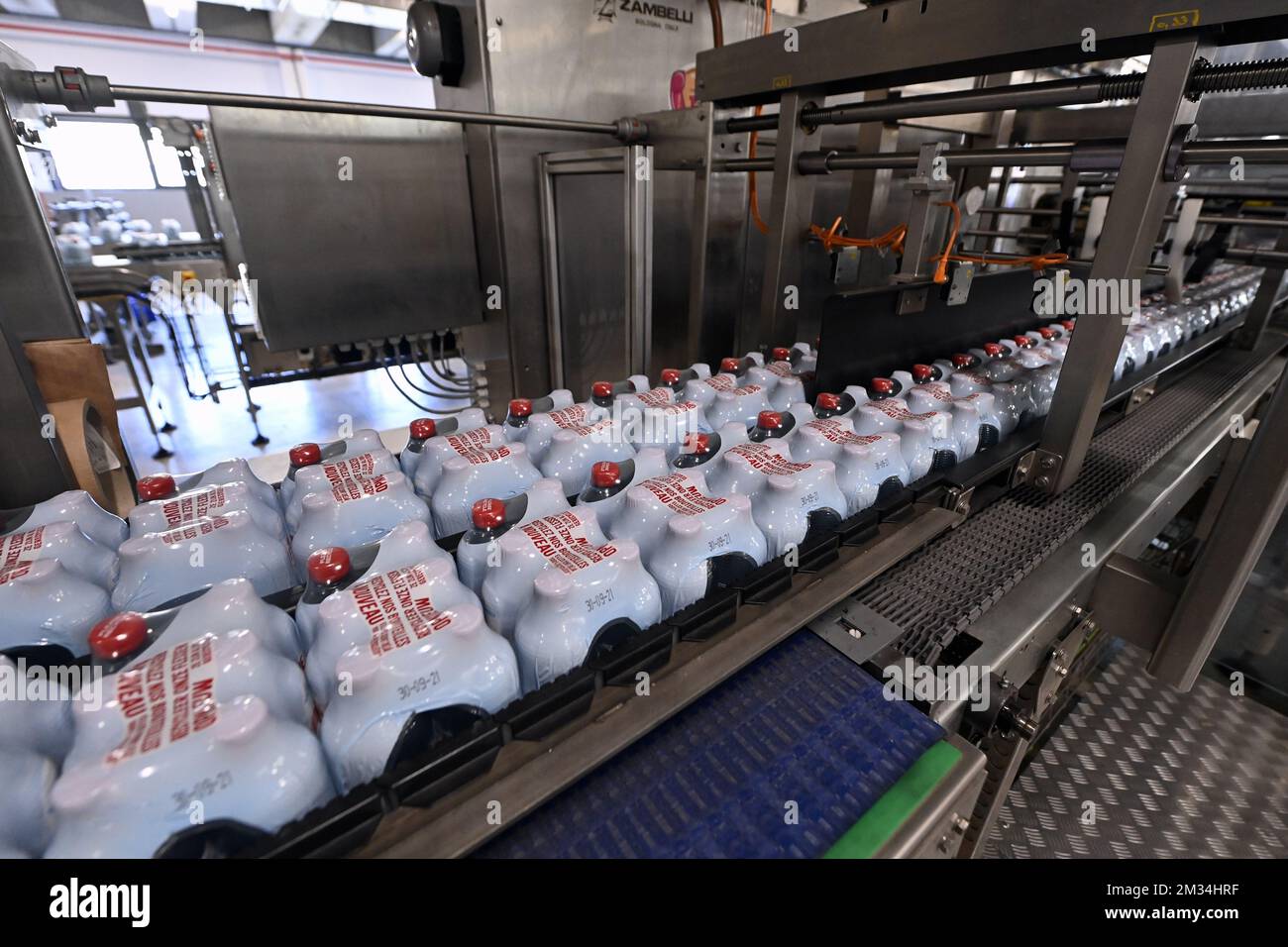 Coca cola production Banque de photographies et d’images à haute ...