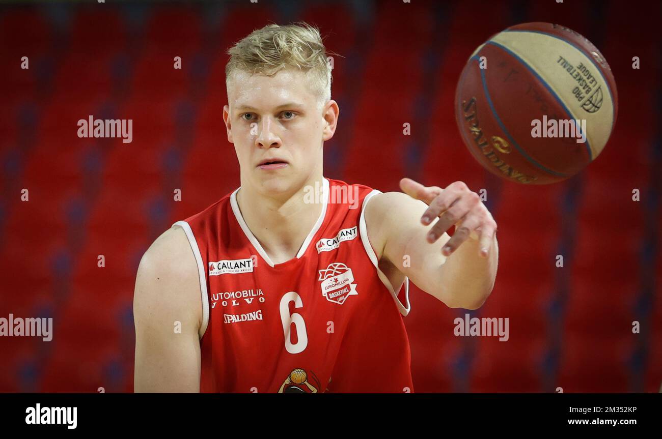 Le Keye van der Vurst de Vries d'Ostende photographié en action pendant ...