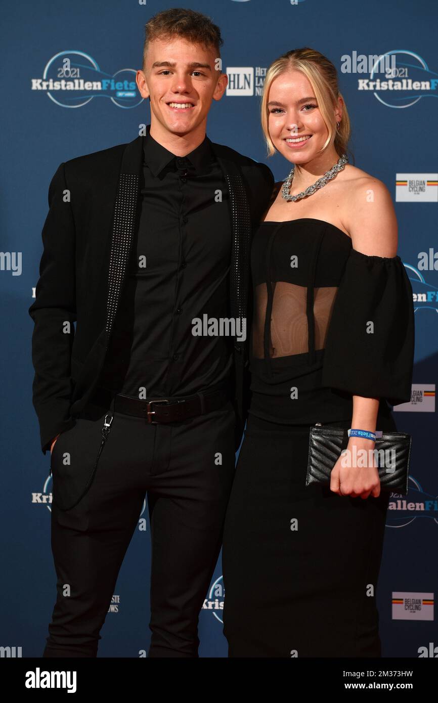 Thibau Nys et sa petite amie Anna Eikendal photographiées lors de l ...