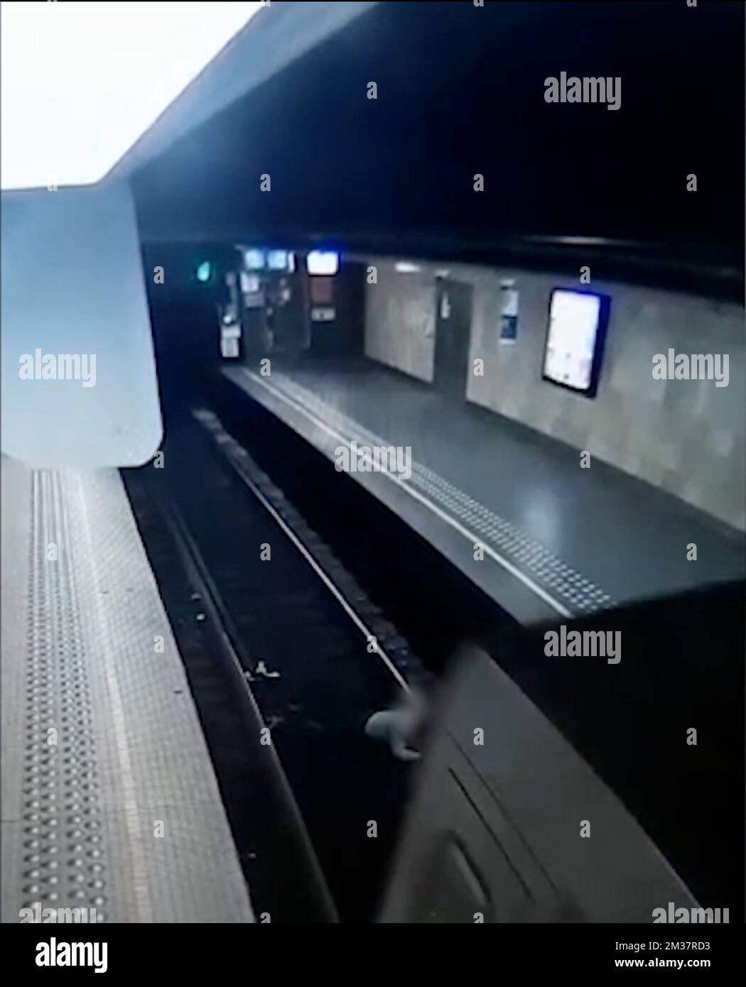 Rogier metro station Banque de photographies et d’images à haute ...