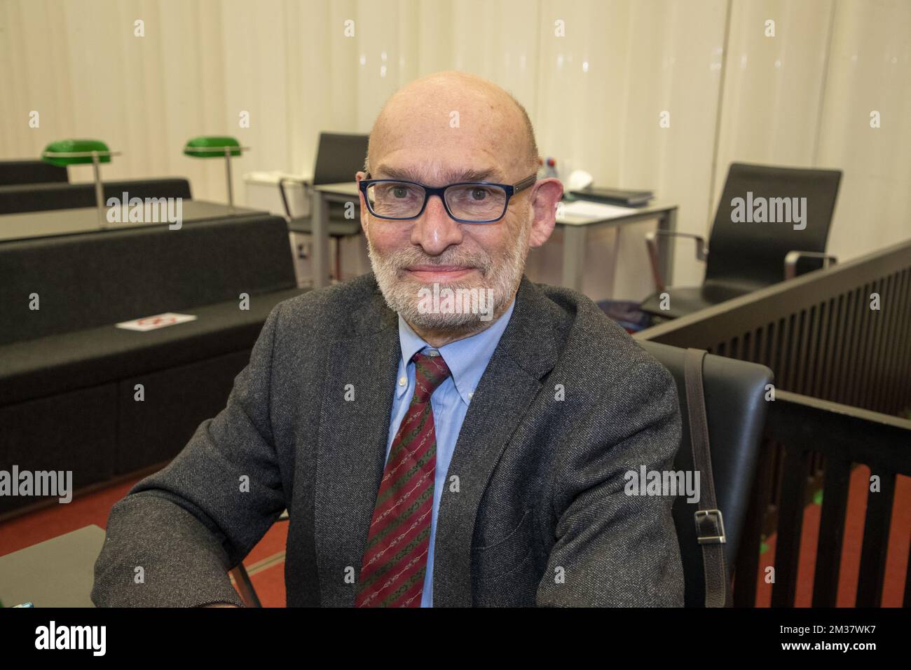 L'avocat Eric Van Loo photographié le premier jour du procès assizes de ...
