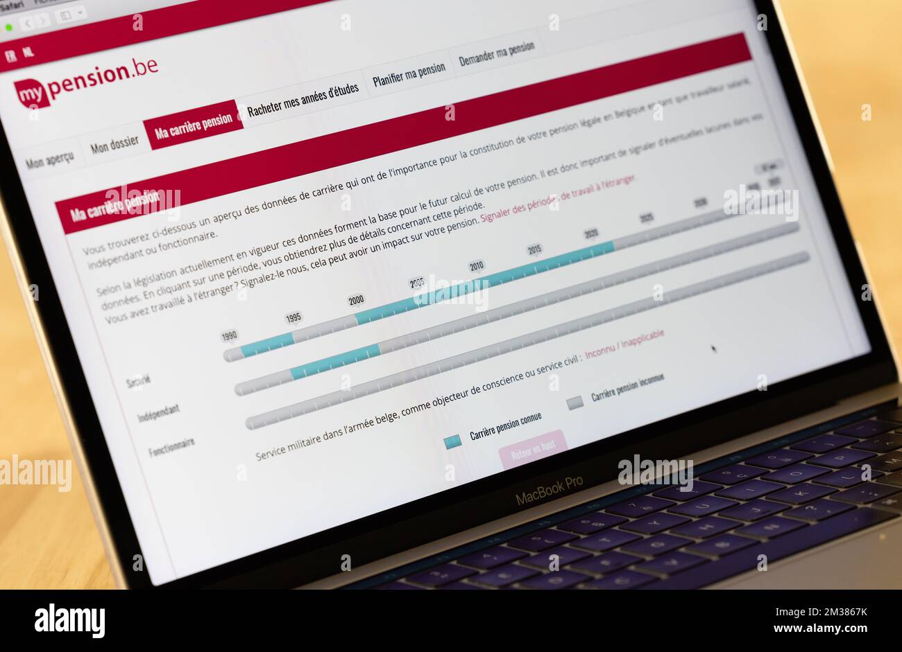 Dossier de demande de retraite Banque de photographies et d’images à haute résolution - Alamy