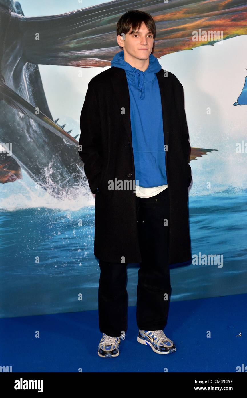 Samuele Barbetta assiste à la première italienne du film 'Avatar: The ...