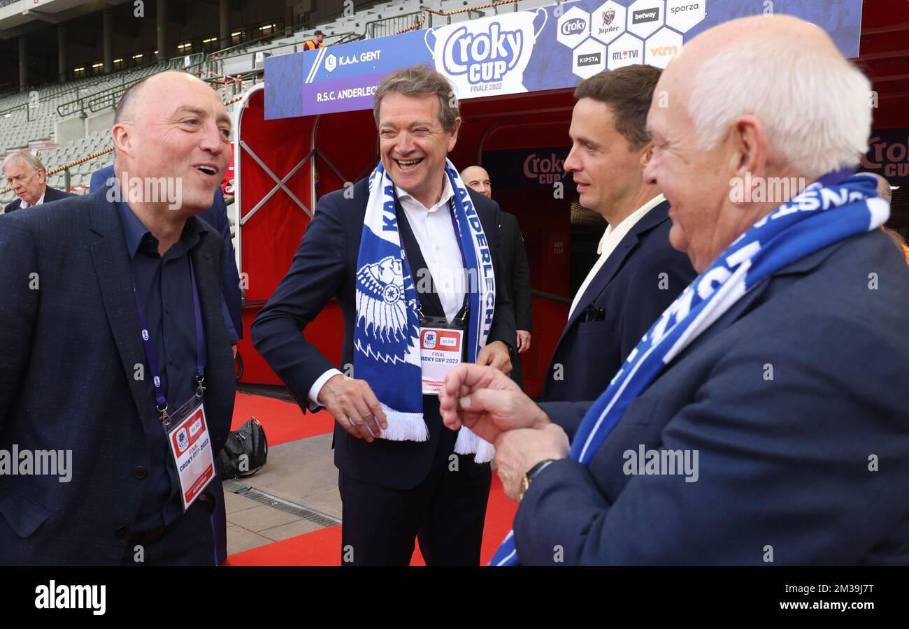 Wouter Vandenhaute, président d'Anderlecht, Michel Louwagie, directeur ...