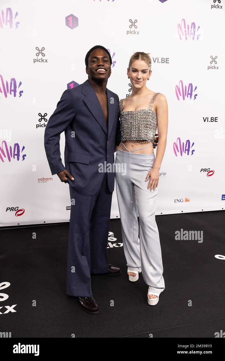 L'acteur Francisco Schuster et l'actrice et chanteuse Pommelien Thijs ...
