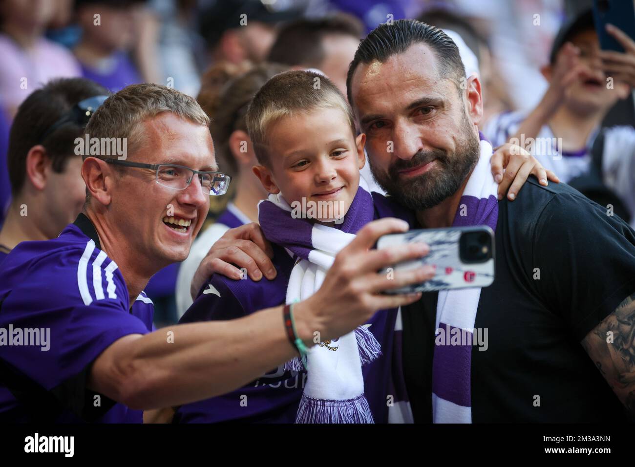 Marcin Wasilewski, ancien joueur d'Anderlecht, et les supporters d ...