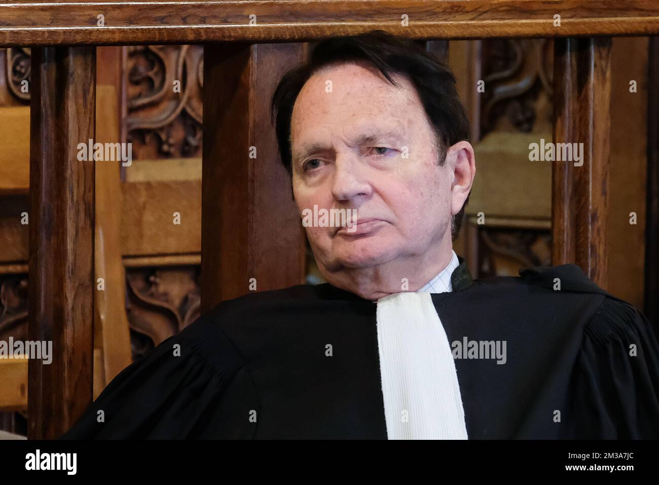 Avocat Paul Delbouille photographié pendant la session de constitution ...