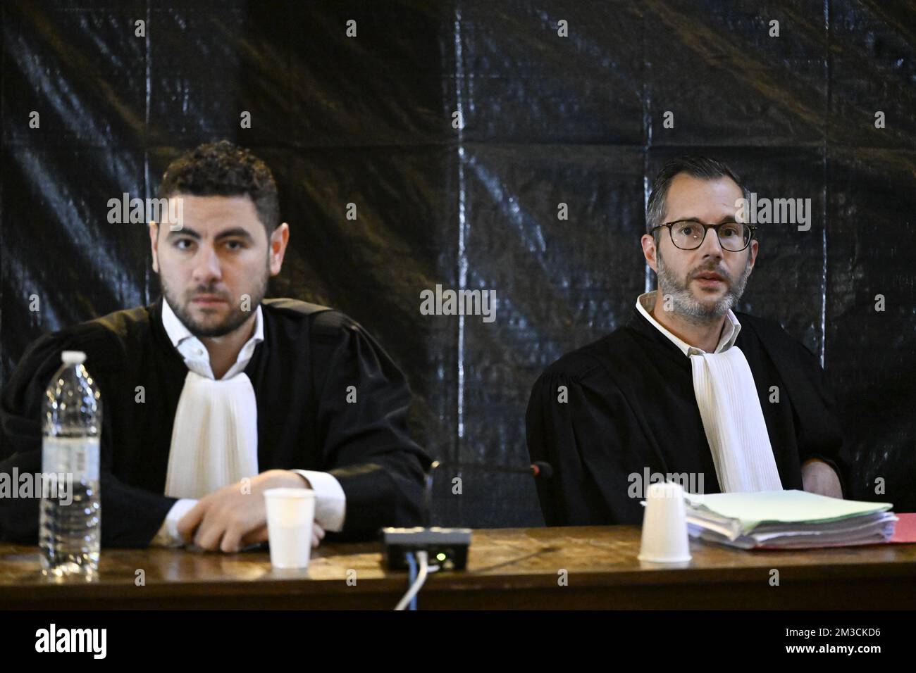 L'avocat Nabil Khoulalene et l'avocat Julien Charles photographiés lors ...