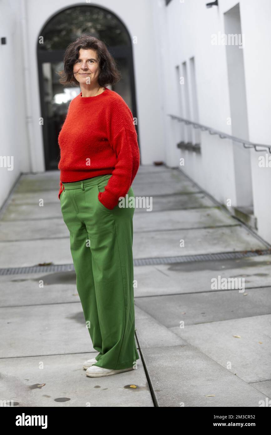 Nele Van Canneyt pose pour le photographe lors des célébrations ...