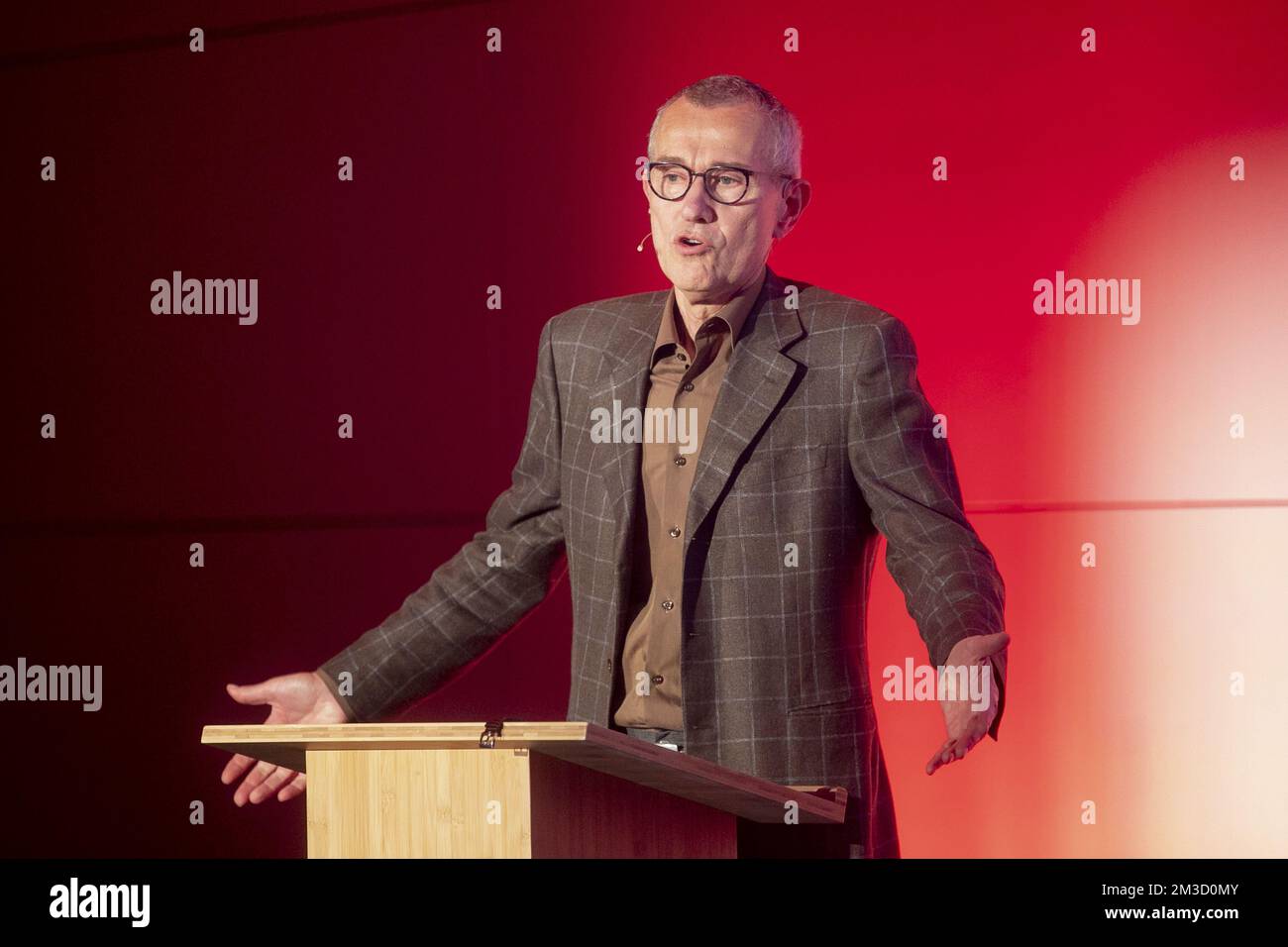 Le vice-premier ministre et ministre de la Santé publique et des ...