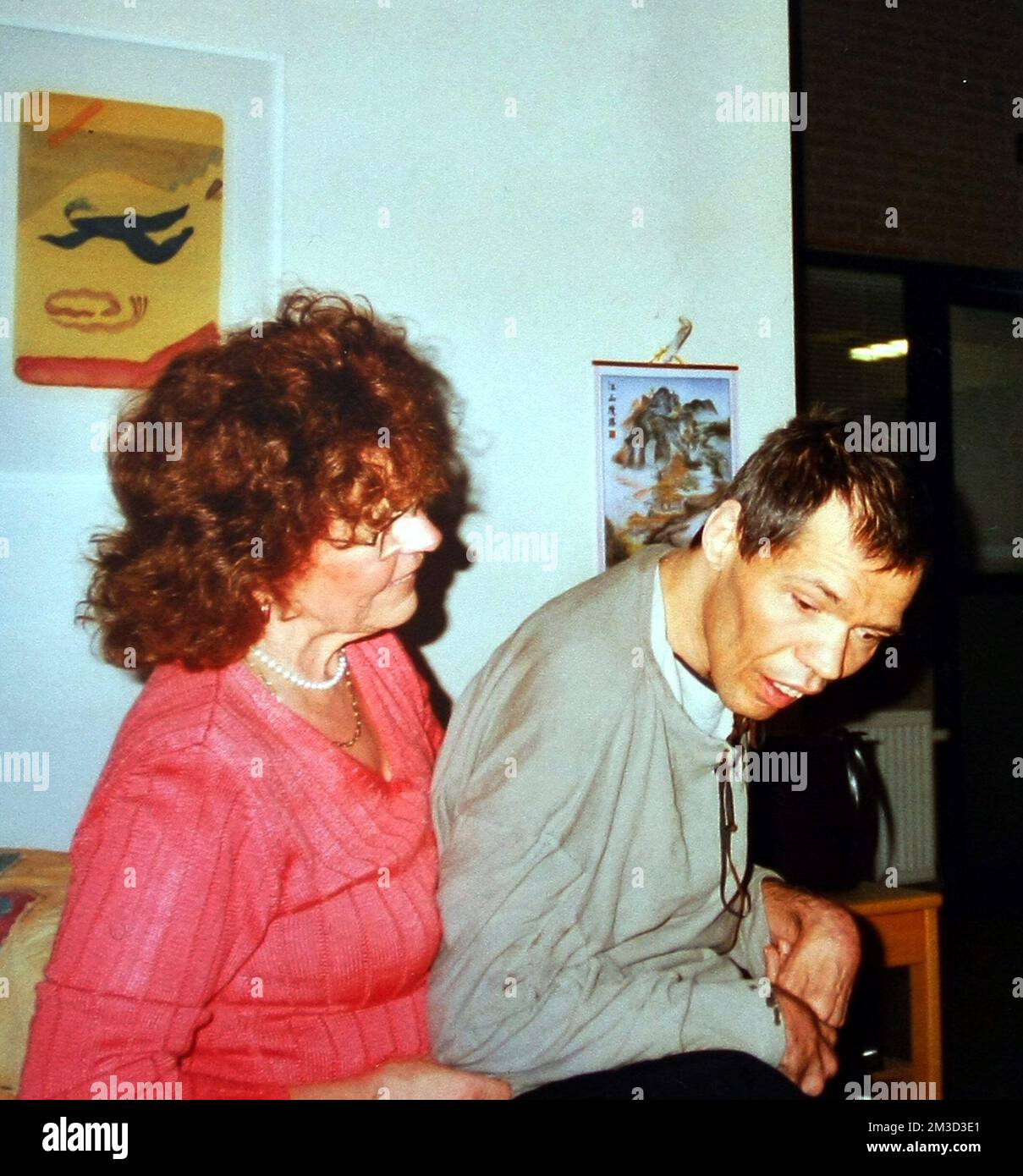 Photo de la famille Houben non datée montrant ROM Houben (R) avec sa ...