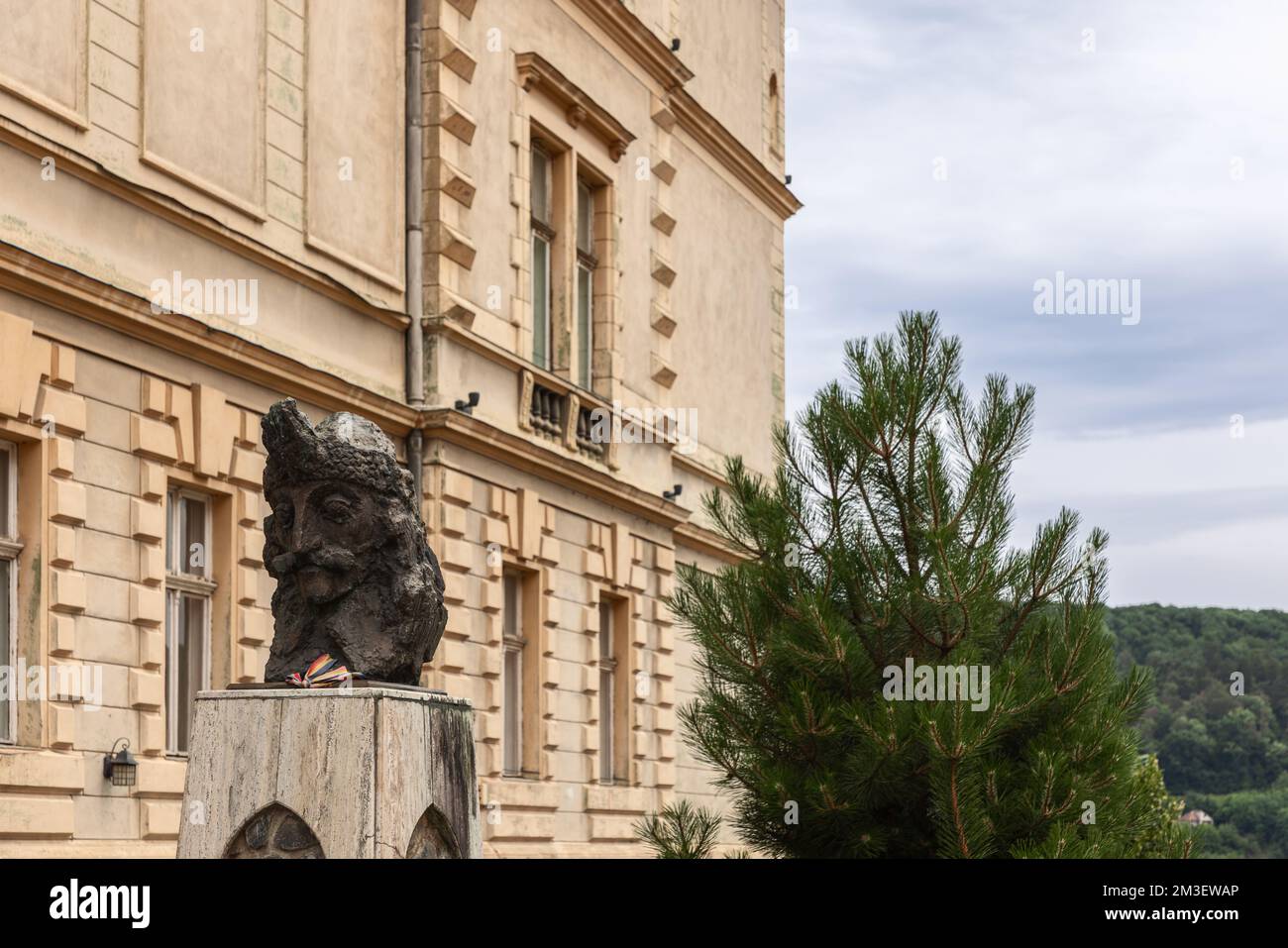 Sighisoara - Roumanie, juillet 16 2022. Statue de Vlad Tepes (connue ...