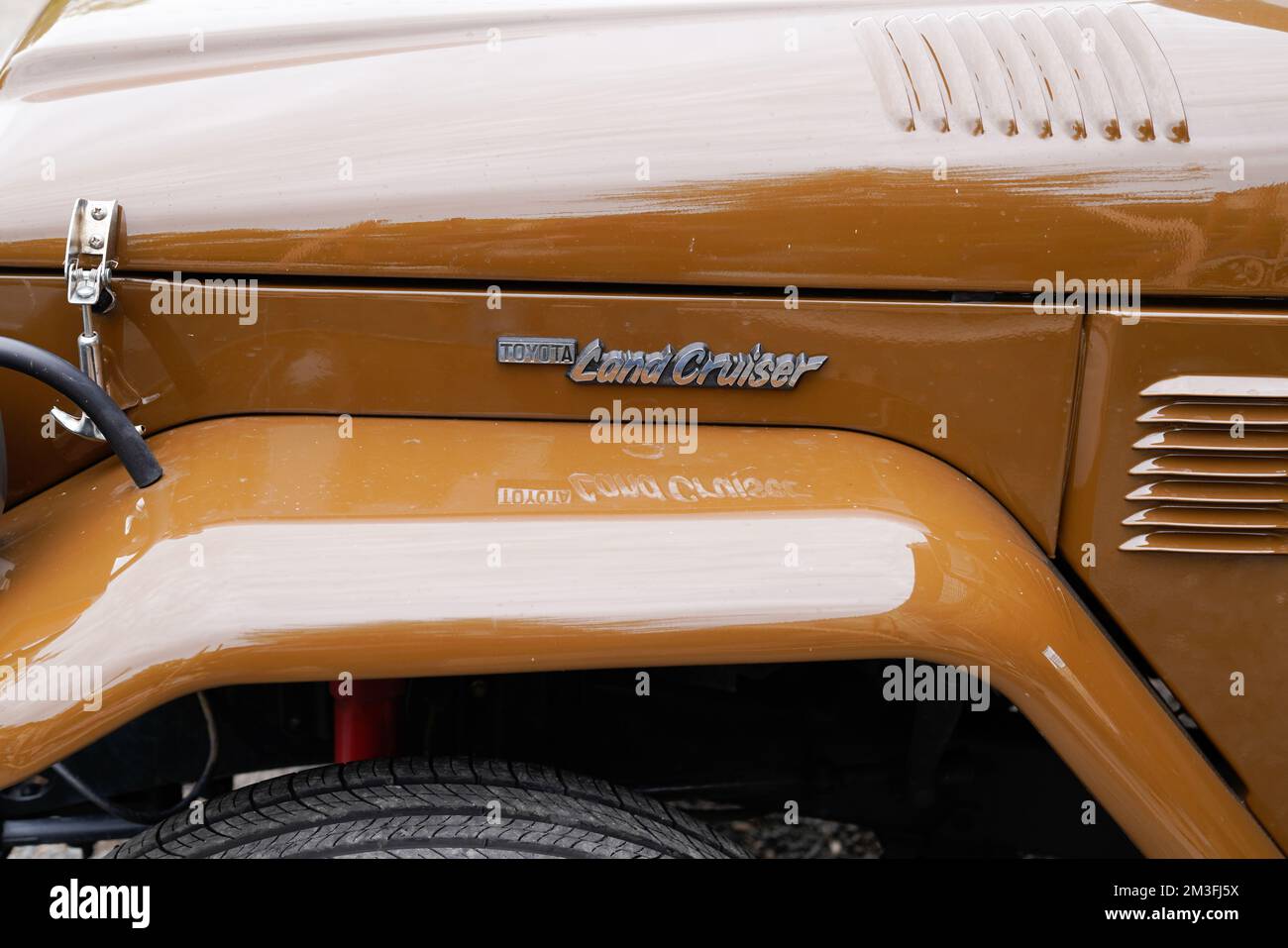 Bordeaux , Aquitaine France - 11 12 2022 : logo toyota Land Cruiser ...