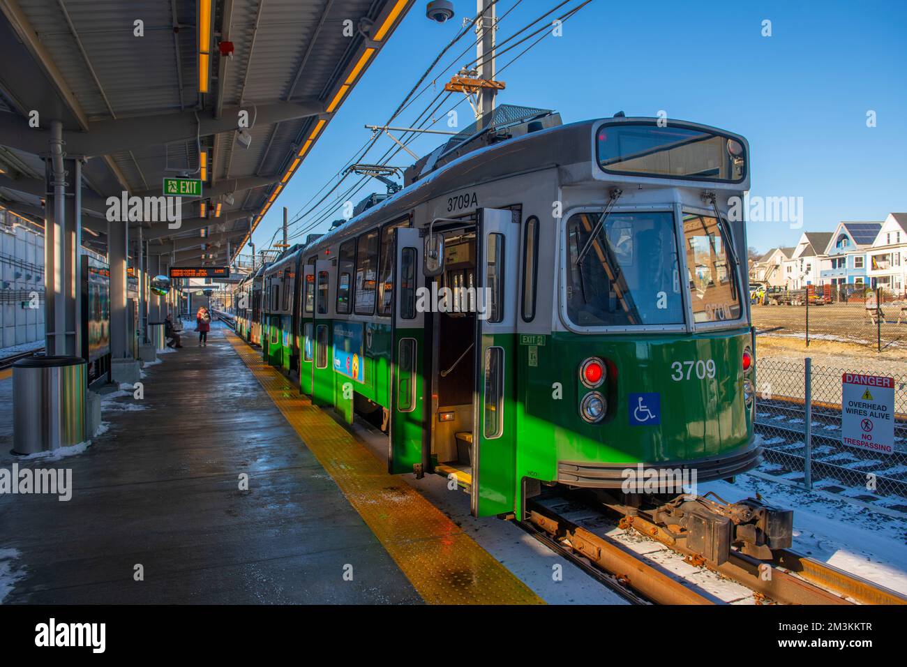 MBTA Green Line Kinki Sharyo Type 7 à la gare de Gilman Square à ...