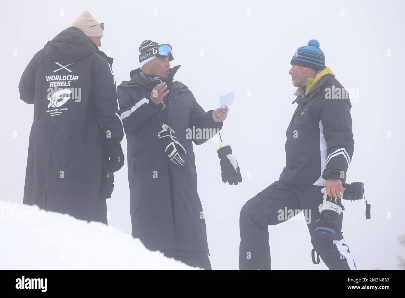 16 décembre 2022, Val Gardena, Italie: Markus Waldner (C) d'Autriche ...