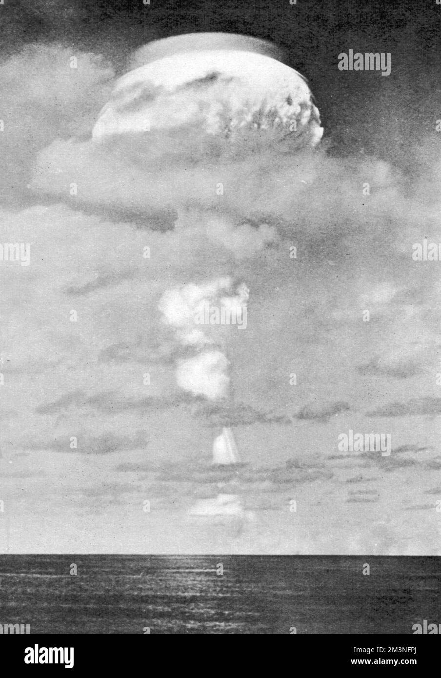 1957 essai nucléaire : premier essai de bombe à hydrogène Photo Stock ...