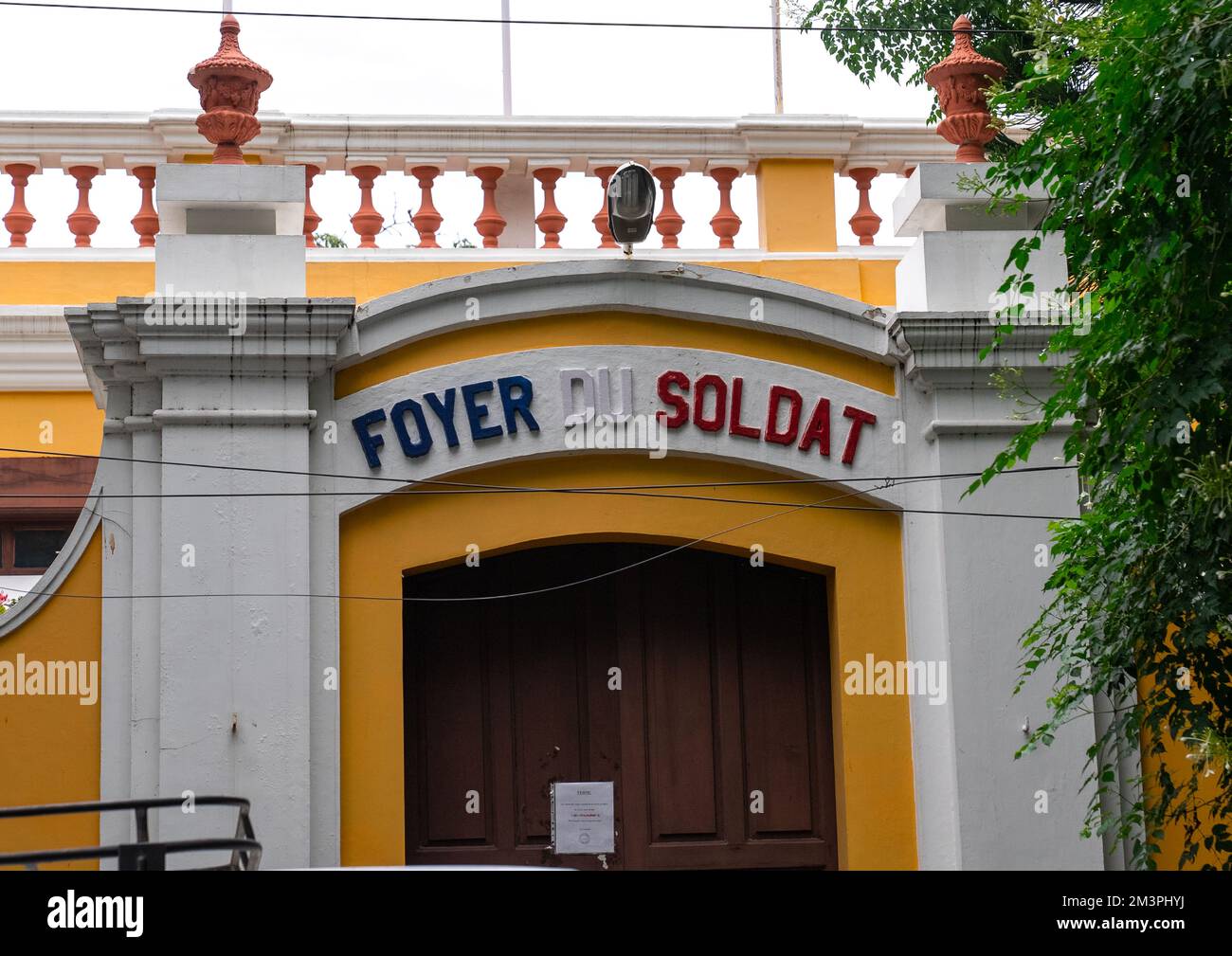 Ancien foyer colonial du soldat dans le quartier français, Pondichéry ...