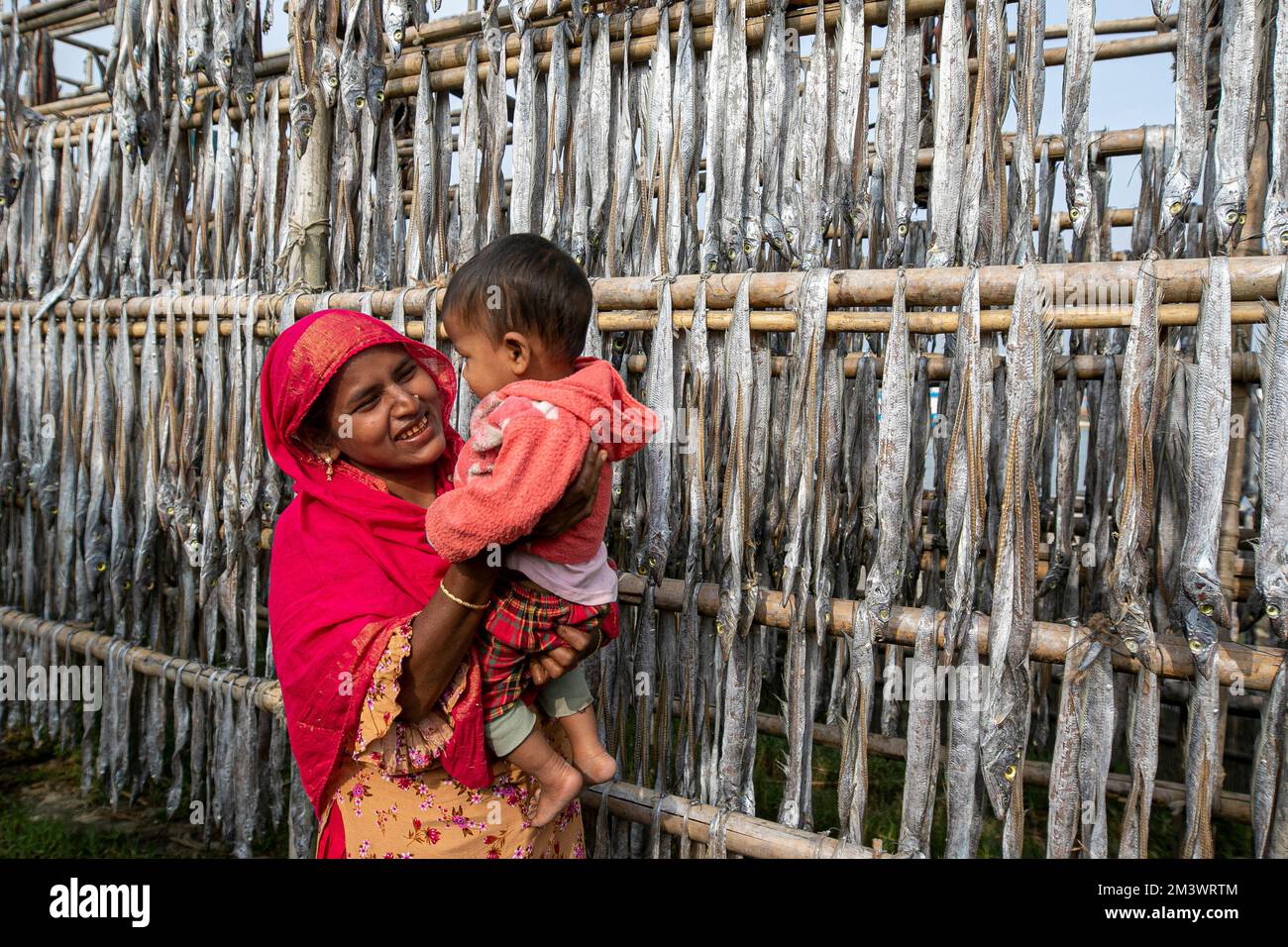 Le village de procession de poissons secs à Diamond Ghat à Chattogram ...