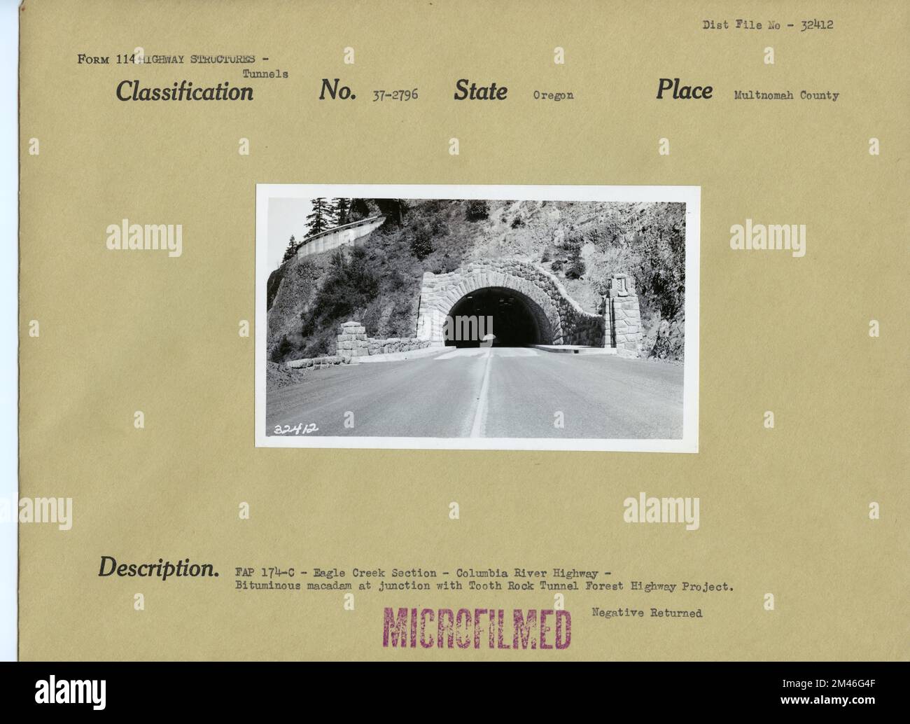 Tunnel de roche dentaire. Légende originale: FAP 174-C - Eagle Creek Section - Columbia River ...