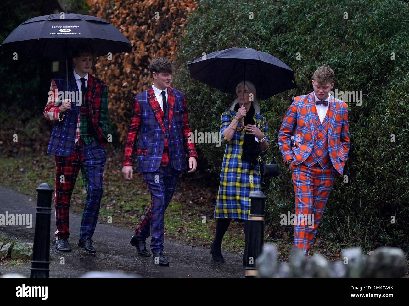 Kathy, l'épouse de Doddie Weir, et leurs fils Hamish (à gauche), Angus ...