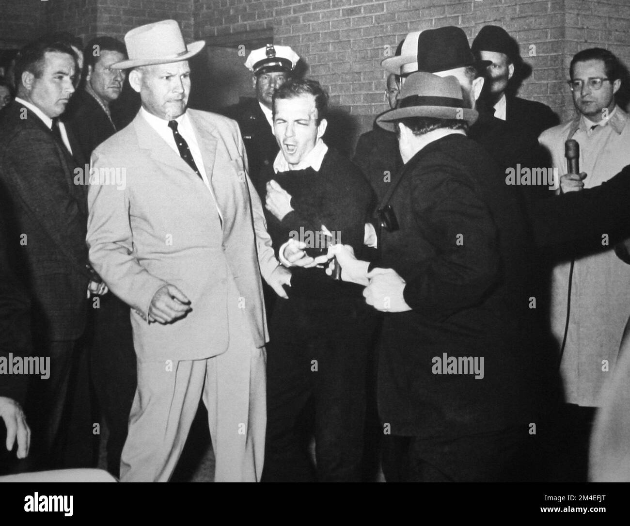 Après l'assassinat de JFK, Jack Ruby a tiré sur Lee Harvey Oswald, qui ...