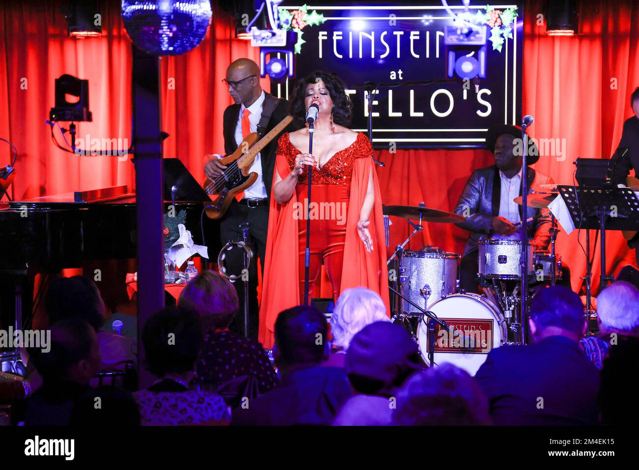 Studio City, Californie, États-Unis. 17th décembre 2022. La chanteuse ...