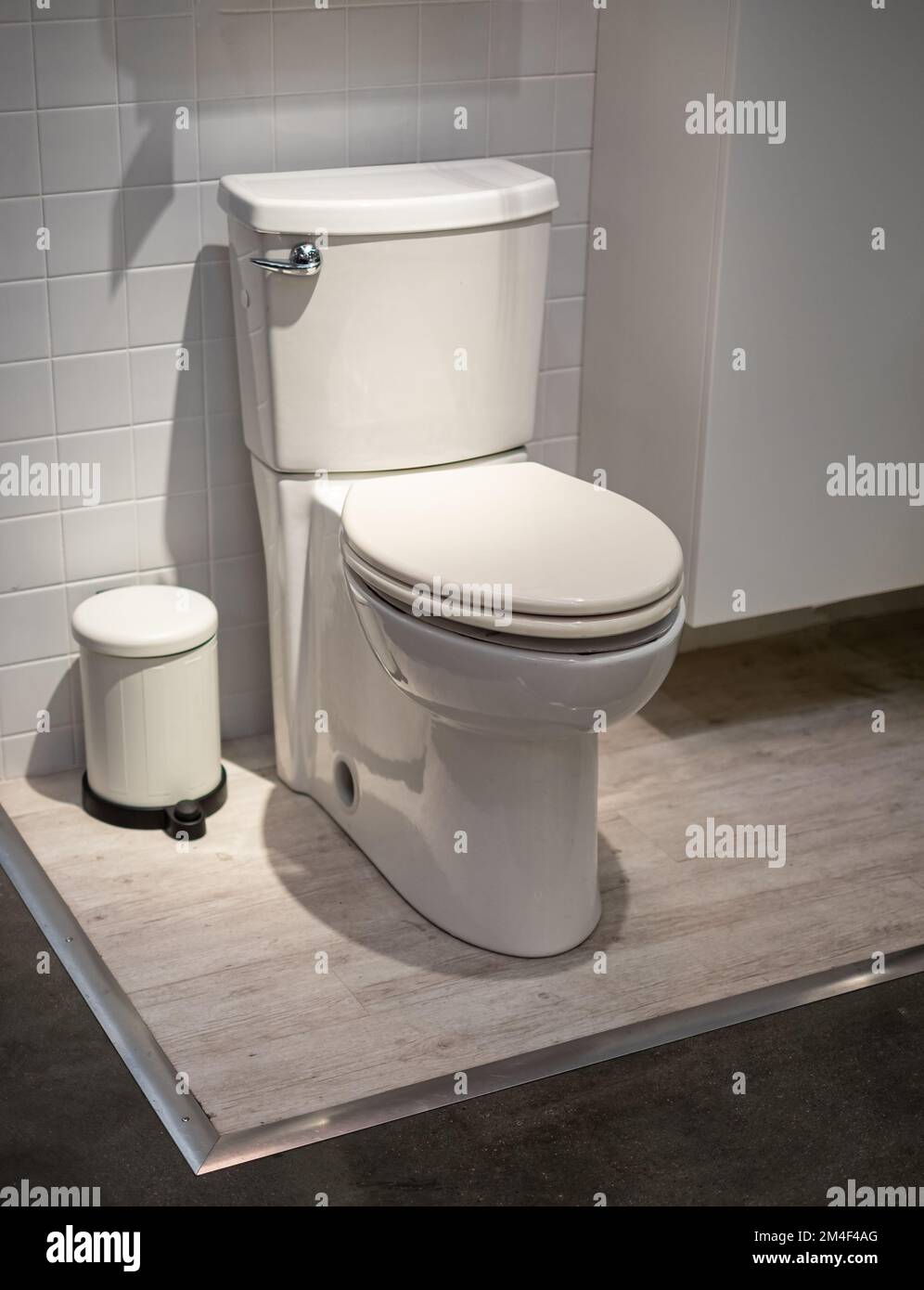 Cuvette des toilettes Banque de photographies et d’images à haute ...