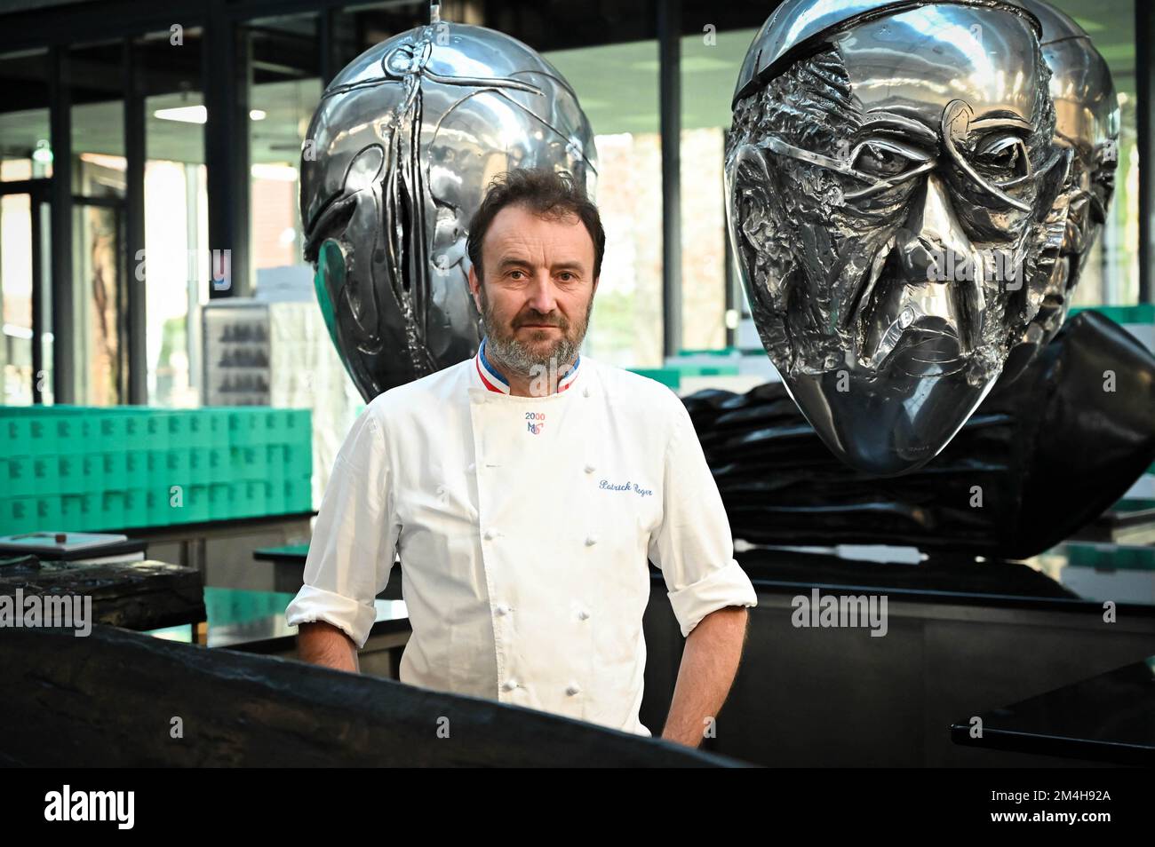 Portrait de Patrick Roger, artiste et sculpteur français du chocolat ...