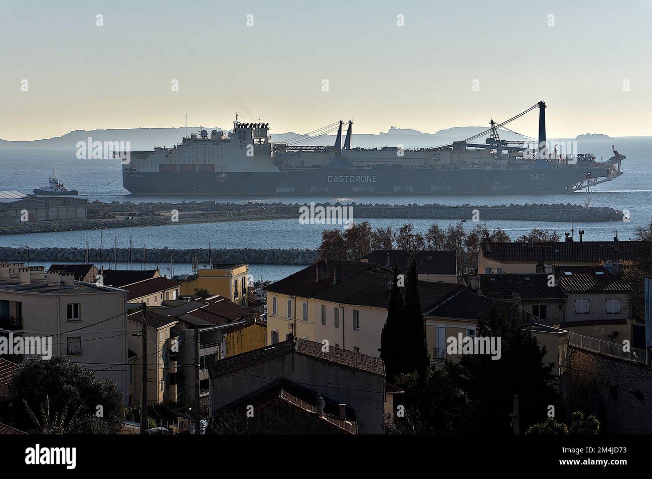 Marseille, France. 17th décembre 2022. Le bateau de pose de tuyaux (PLV ... Marseille, France. 17th décembre 2022. Le bateau de pose de tuyaux (PLV ...