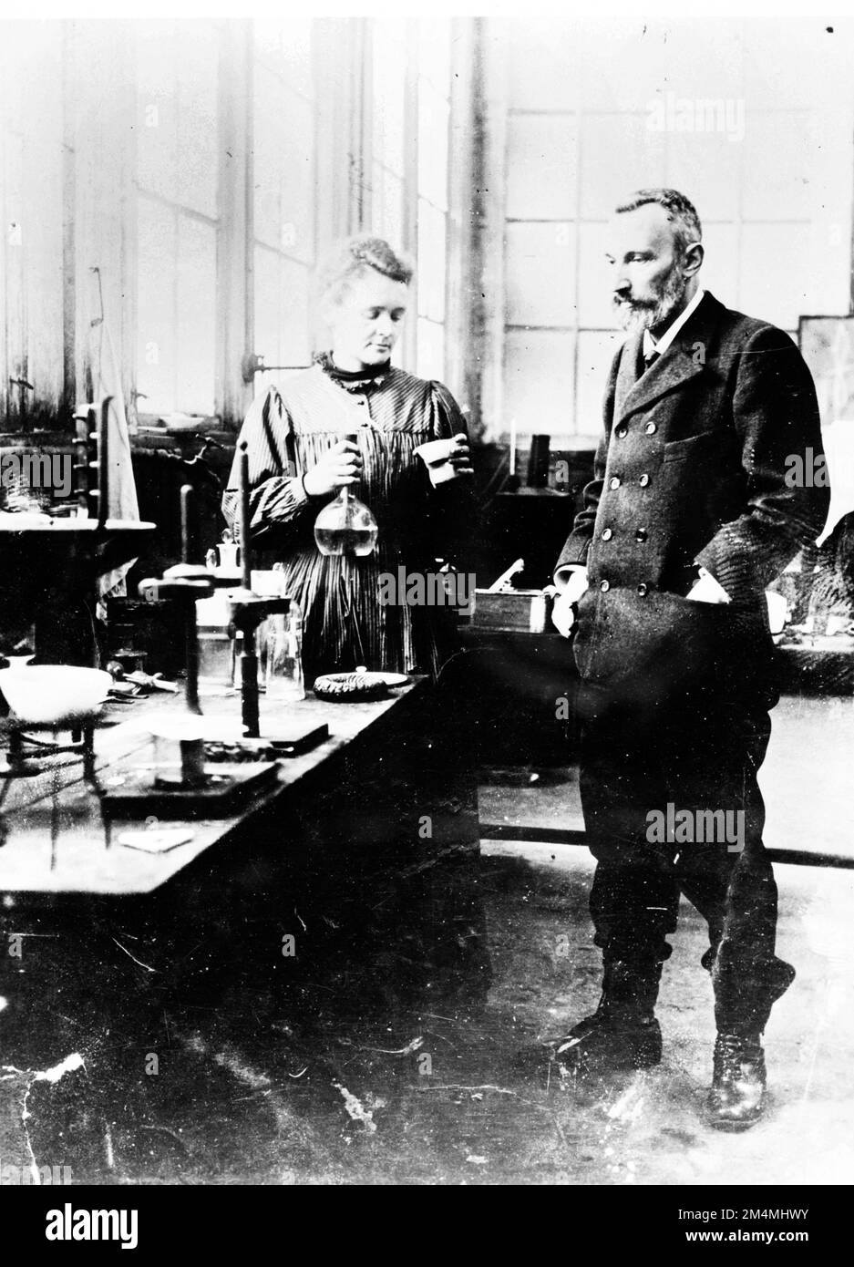 Pierre et Marie Curie. Photographies des programmes du Plan Marshall ...