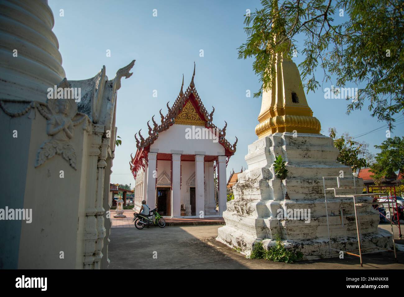Le Wat Kasem Soranaram ou Wat Bang chak dans la ville d'Amphawa dans la ...