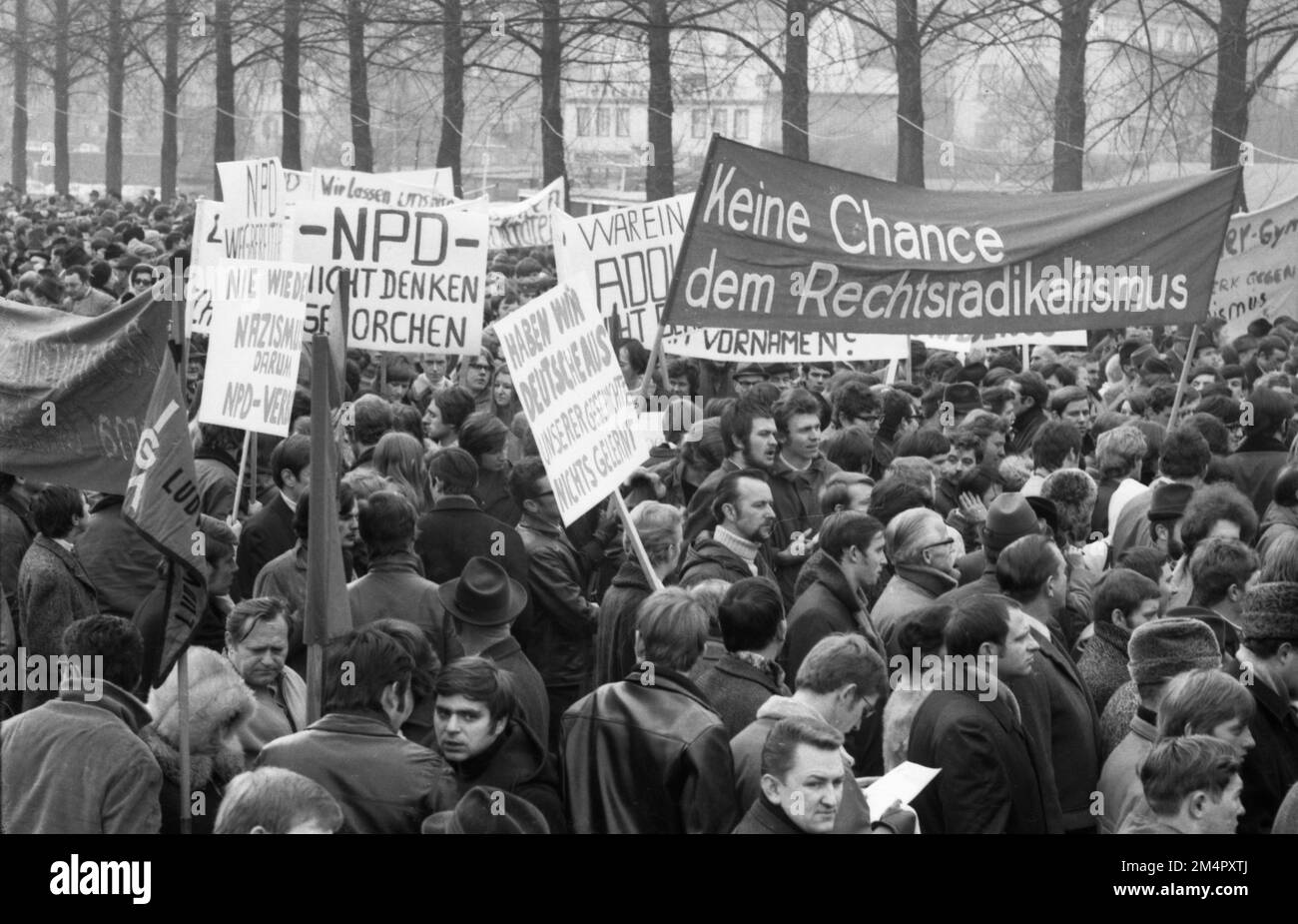 Le congrès du parti de 4th de la NPD radicale de droite, le 13 février ...