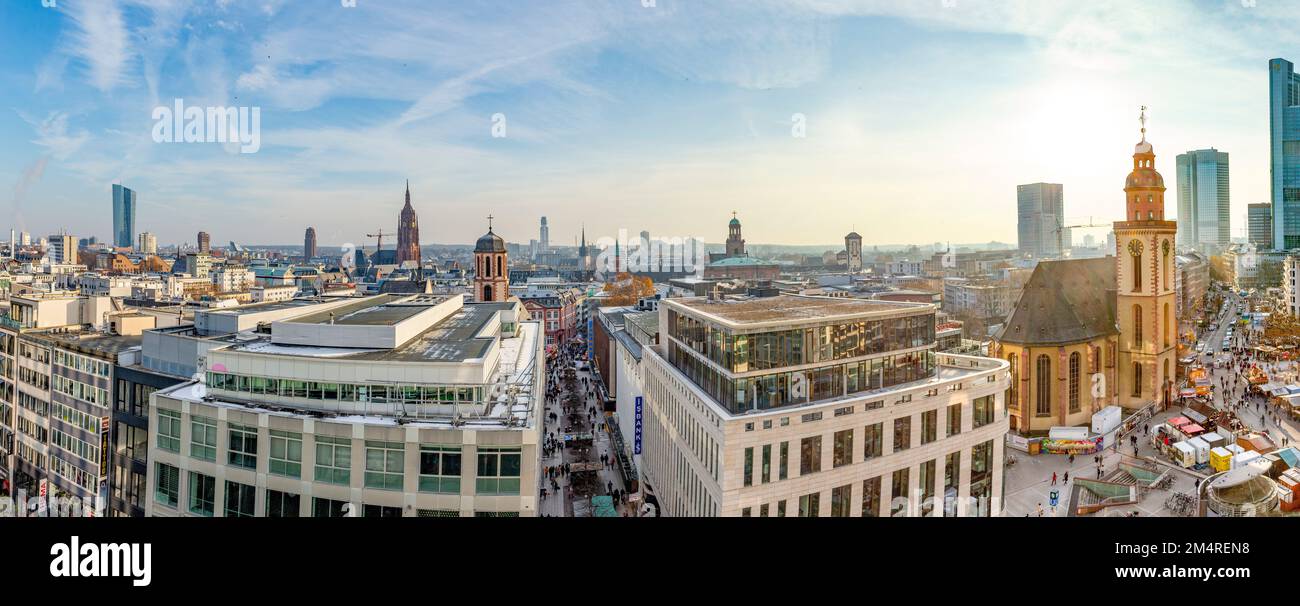 Francfort, Allemagne - 13 décembre 2022 : vue panoramique sur la ville ...