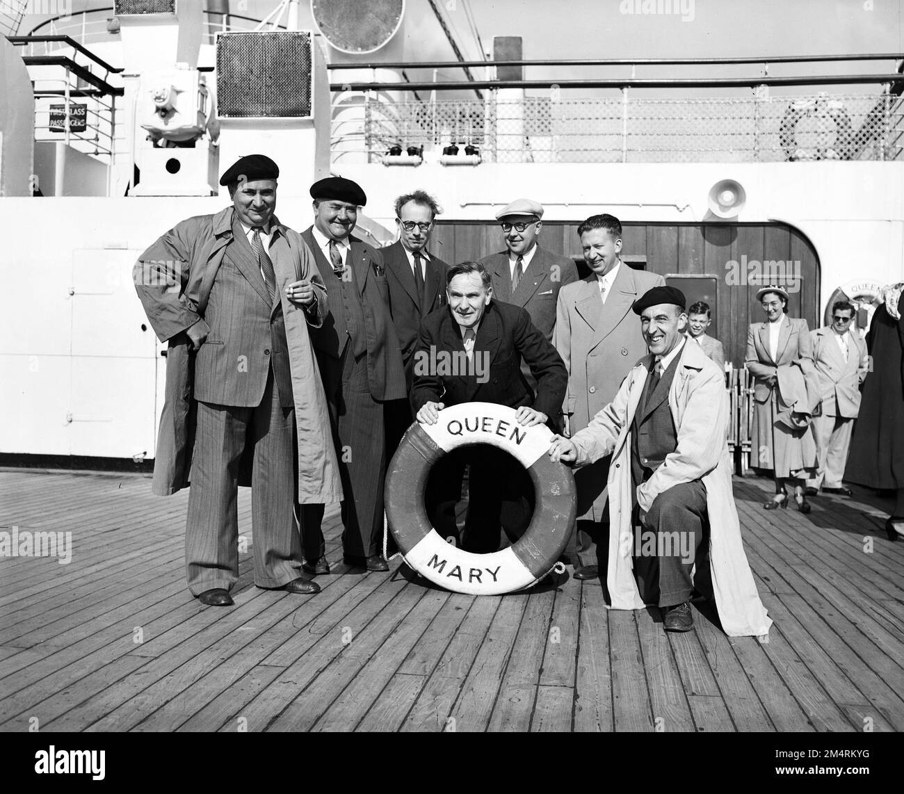 Équipe d'assistance technique/main-d'œuvre. Photographies des ...