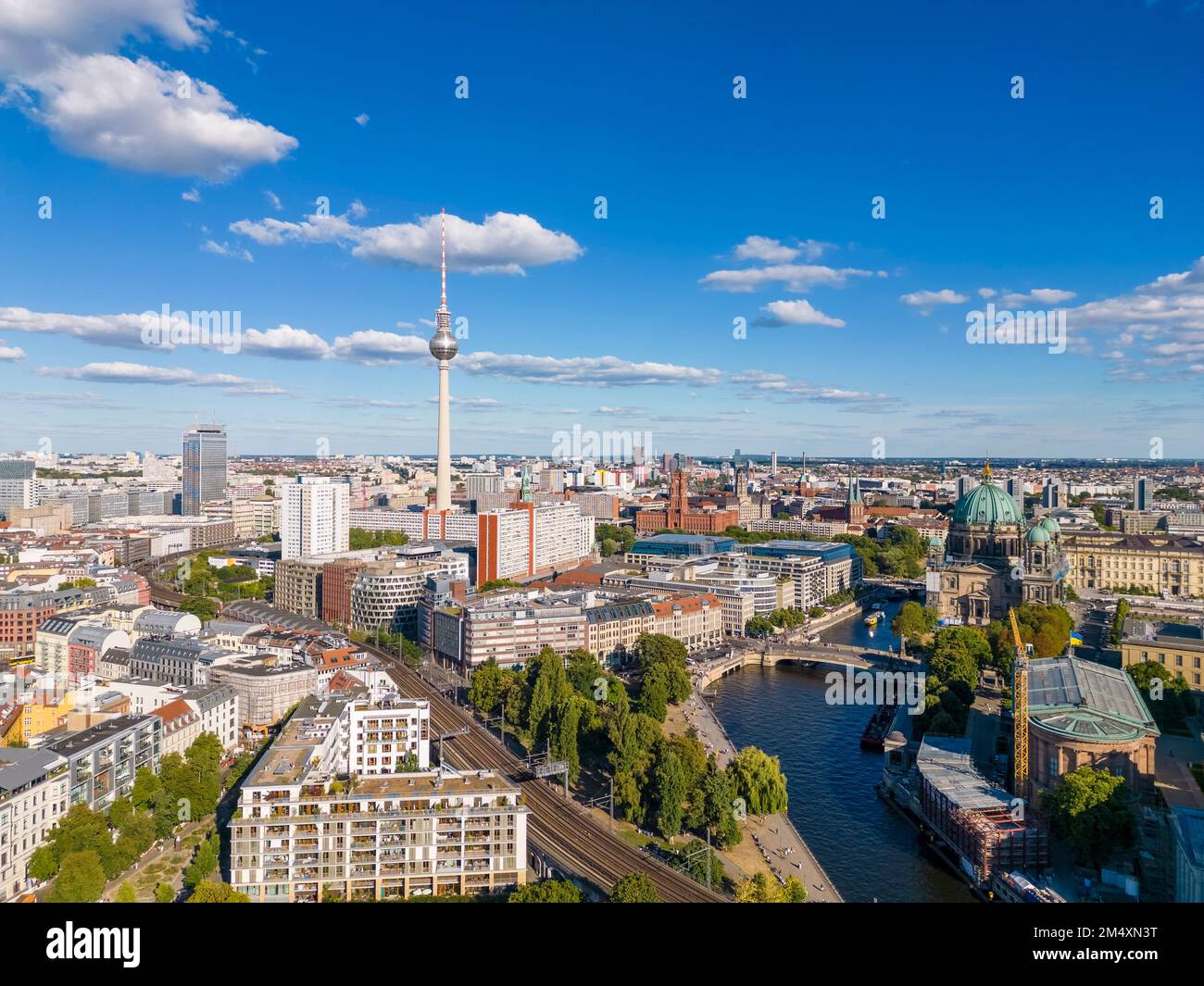 Mitte district fernsehturm berlin fond Banque de photographies et d ...