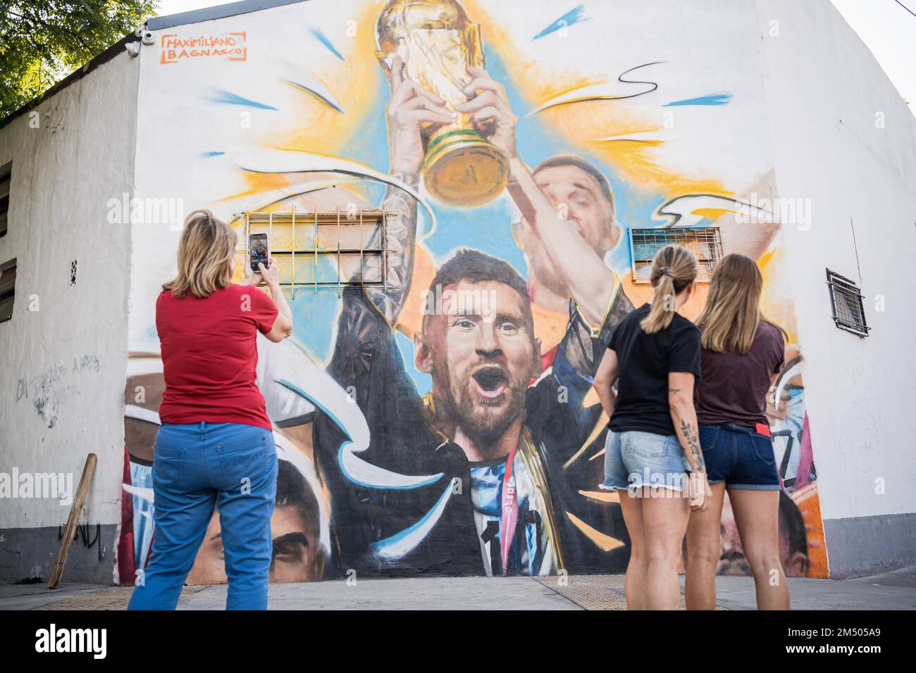 Buenos Aires, Argentine. 23rd décembre 2022. Une femme à prend une ...