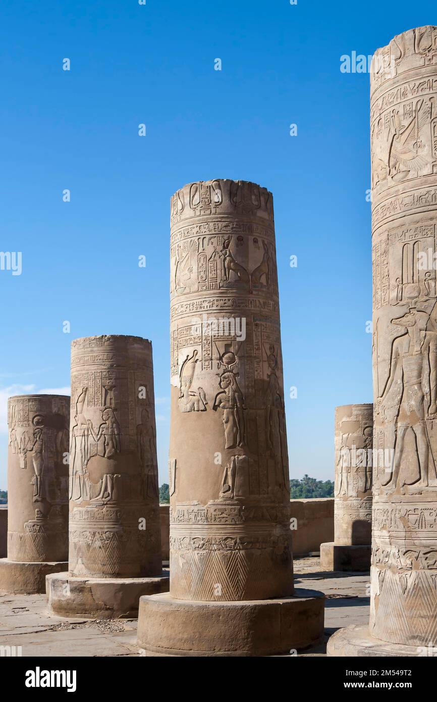 Colonnes, parvis romain, Temple de Sobek et Haroeris, Temple double de ...