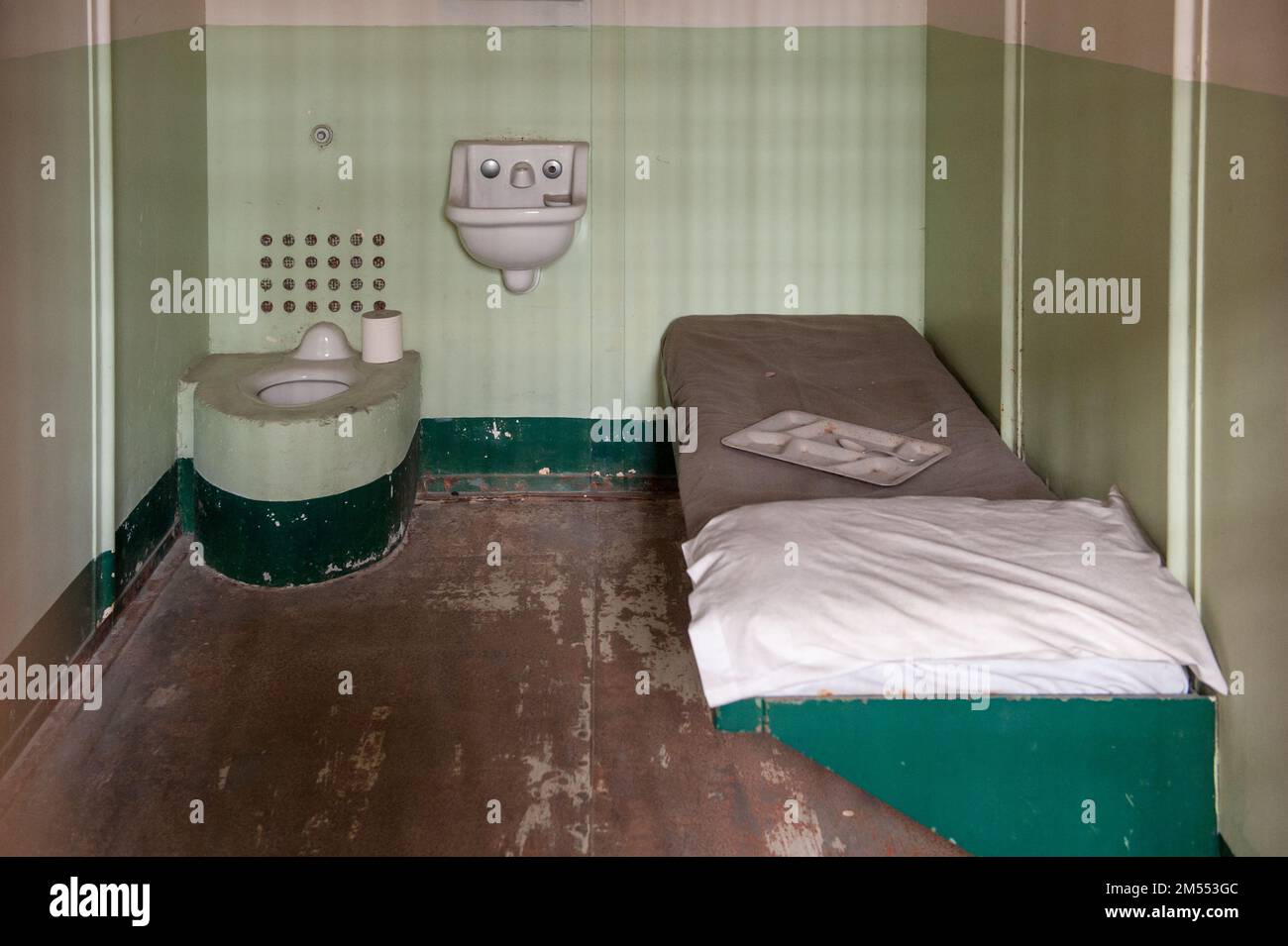 Intérieur d'Alcatraz, la tristement célèbre prison à sécurité maximale ...