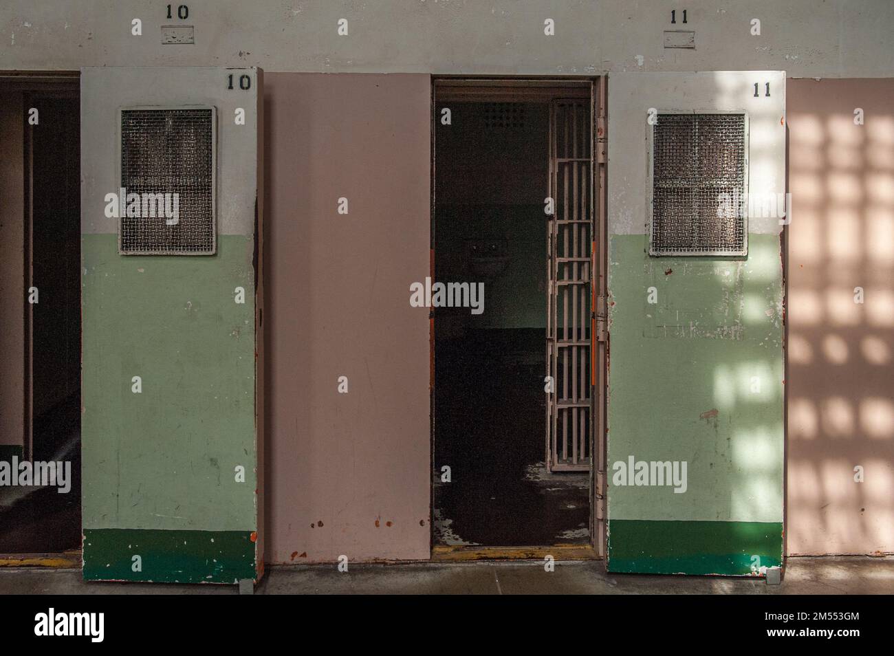 Intérieur d'Alcatraz, la tristement célèbre prison à sécurité maximale ...