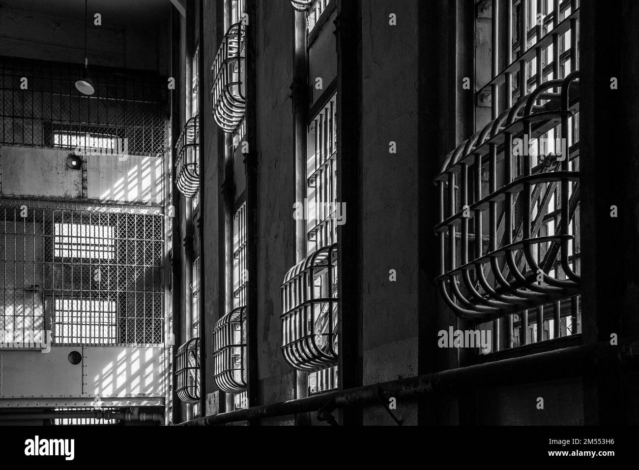 Intérieur d'Alcatraz, la tristement célèbre prison à sécurité maximale ...